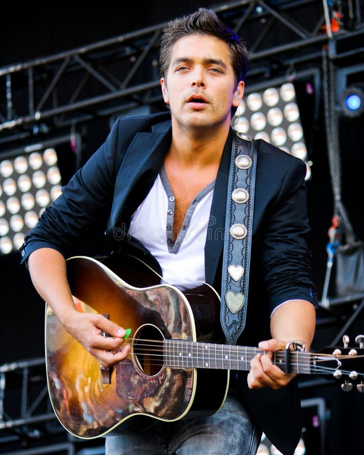 Waylon editorial photo. Image of rock, cross, music, festval - 18388276