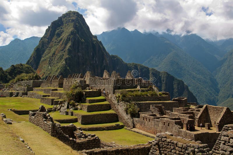 Wayna Picchu Framed in Ruins Stock Photo - Image of peru, rocks: 17364500