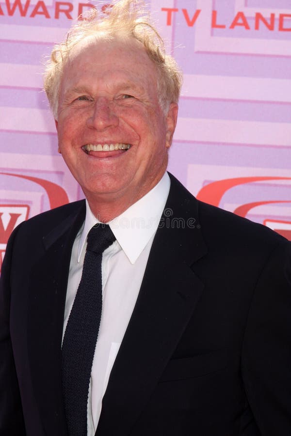 Wayne Rogers editorial photo. Image of rogers, april - 21344761