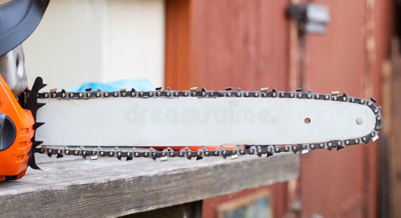 Wear and Tear of the Chain on the Chainsaw Bar. Chain Adjustment and ...