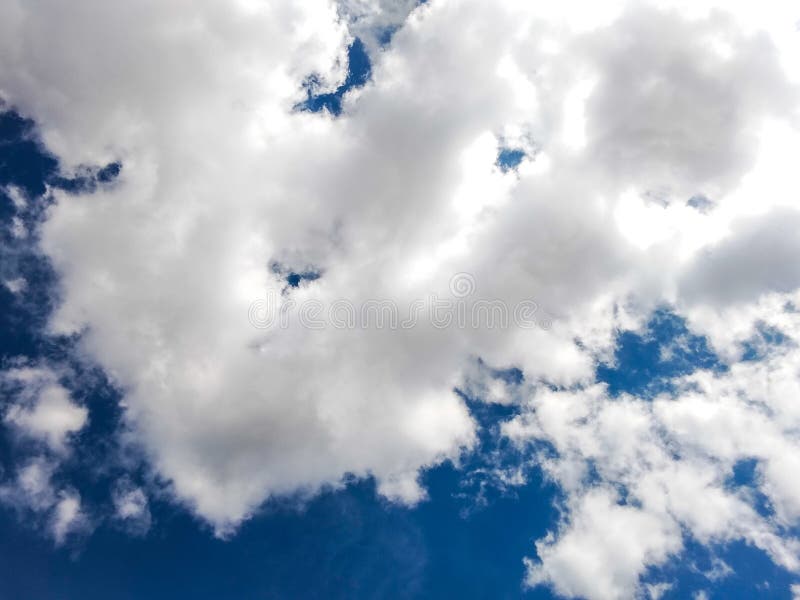 The Weather Was Very Sunny, White Clouds and Blue Sky Stock Photo ...