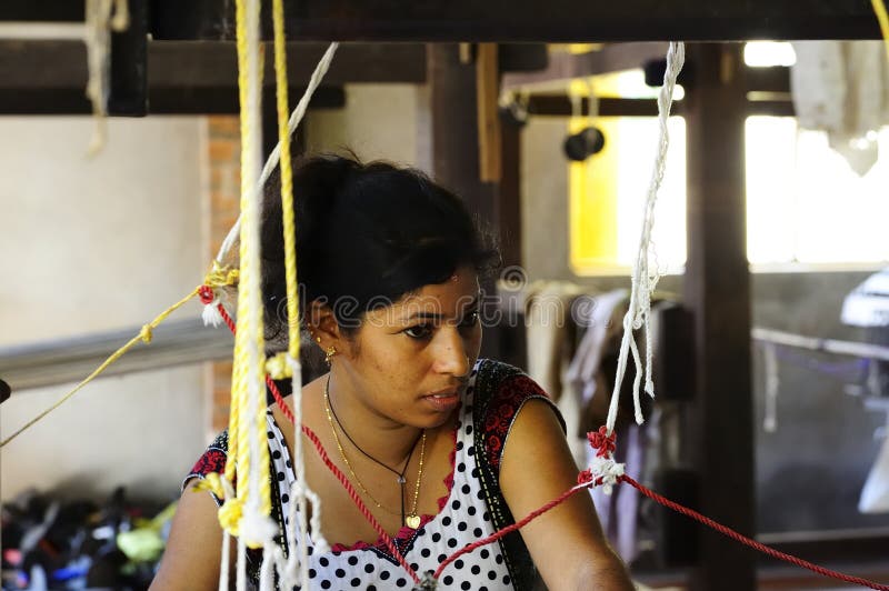 Weaver editorial photo. Image of lady, ropes, shuttle - 92771206