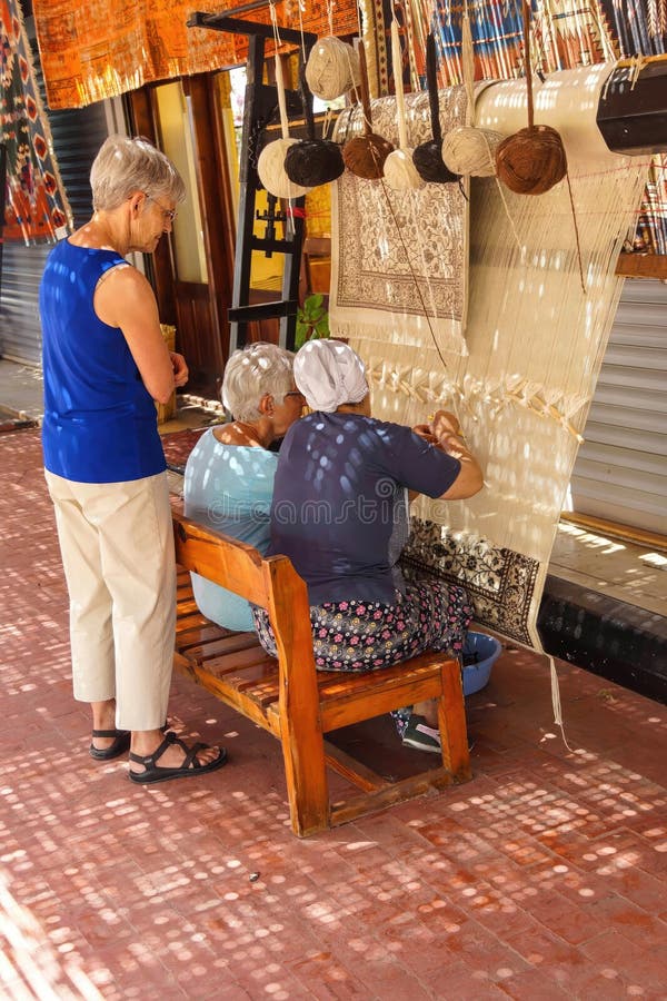 Weaving a Turkish carpet editorial photography. Image of ephesus ...