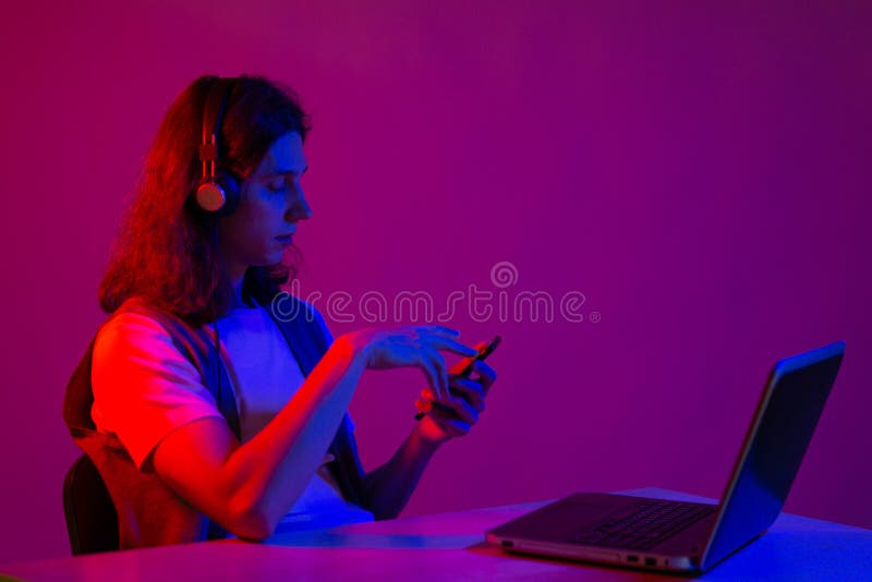 Web Design and Mobile Development, Geek Guy Writes Code for a Mobile ...