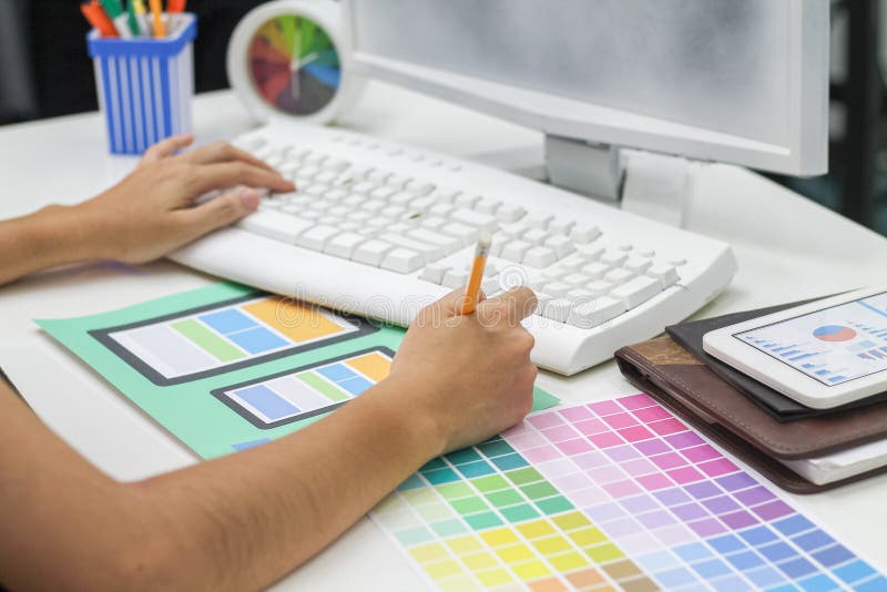 Web Designers are Working Together To Develop Responsive Website Gear ...