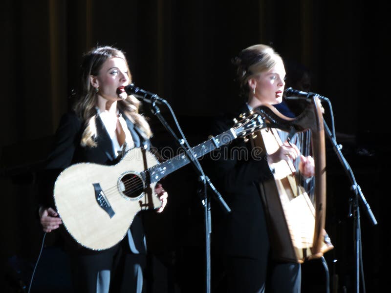 Las Hermanas De Webb (Charlie Y Hattie Webb) Foto editorial - Imagen de ...