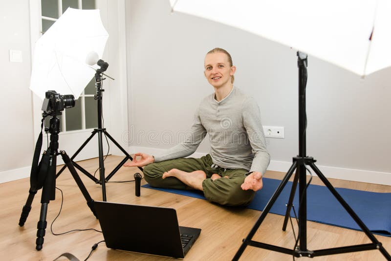 Online Sport Practice, Webinar, Wloger Streaming, Teaching from Home ...