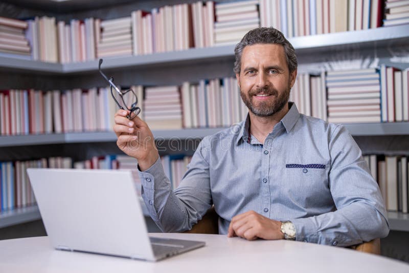 Webinar Tutorial Online. Man Study Online. Education for Millenial Man ...