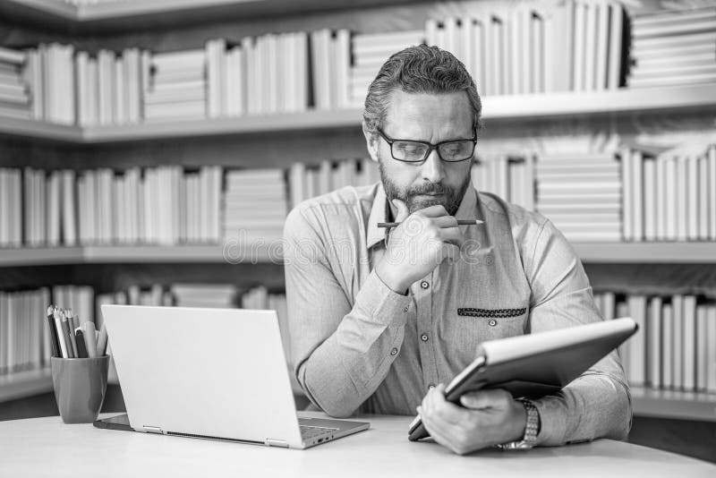 Webinar Tutorial Online. Man Study Online. Education for Man. Remote ...