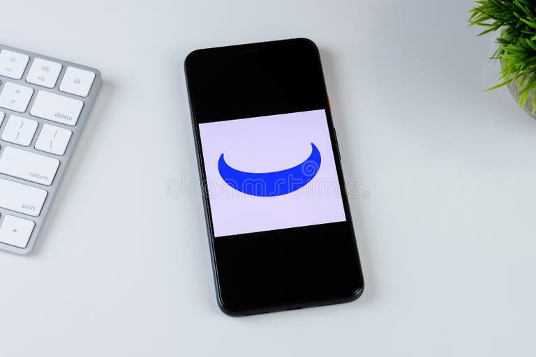 Webull App Logo on a Smartphone Screen. Editorial Photography - Image ...