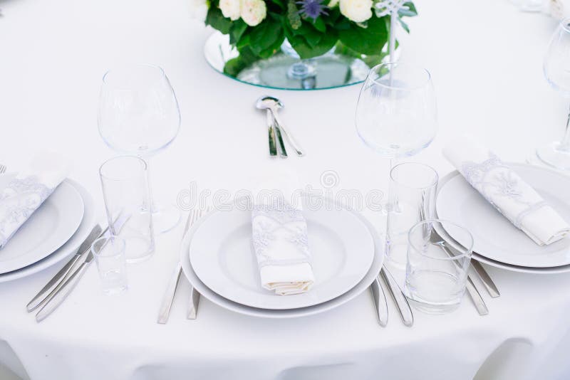 Table Set for Wedding Banquet Stock Photo - Image of luxury, hall ...