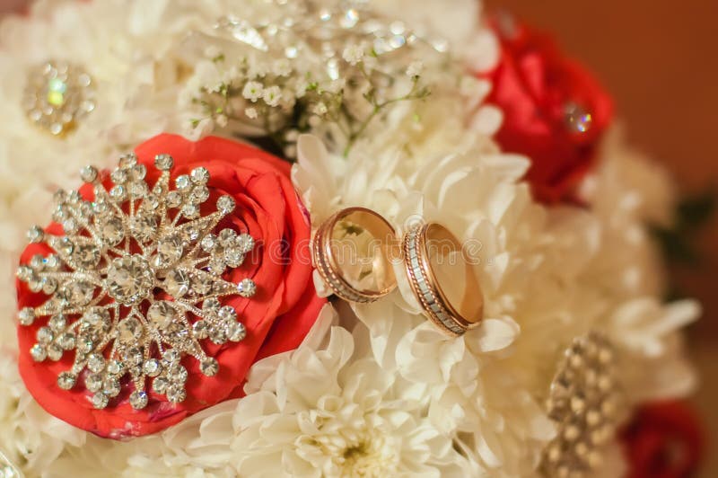 Wedding Bouquet of Beautiful Roses and Rings Stock Image - Image of ...