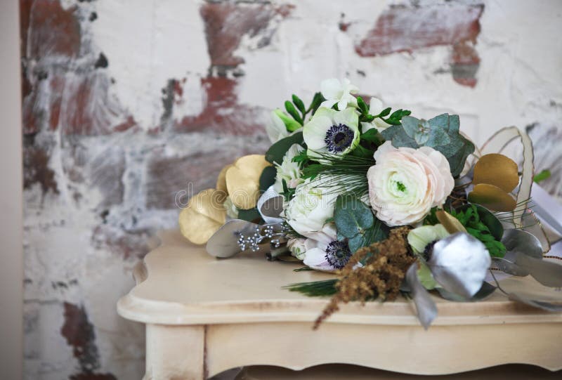Bouquet of White and Pink Roses Stock Image - Image of pink, blossom ...