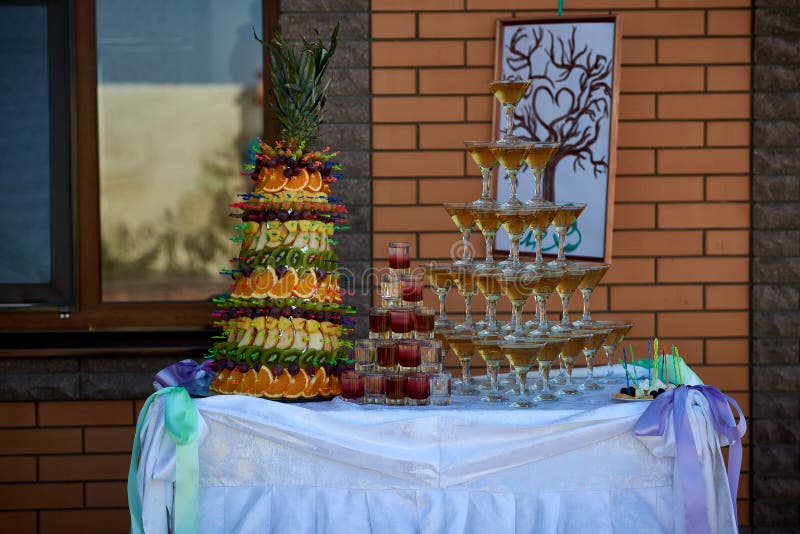 Red Yellow Cocktail Tower Cocktail Party Stock Photos - Free & Royalty ...