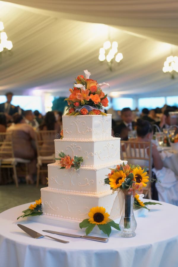 Outdoor wedding Scene stock image. Image of back, flower - 34395169