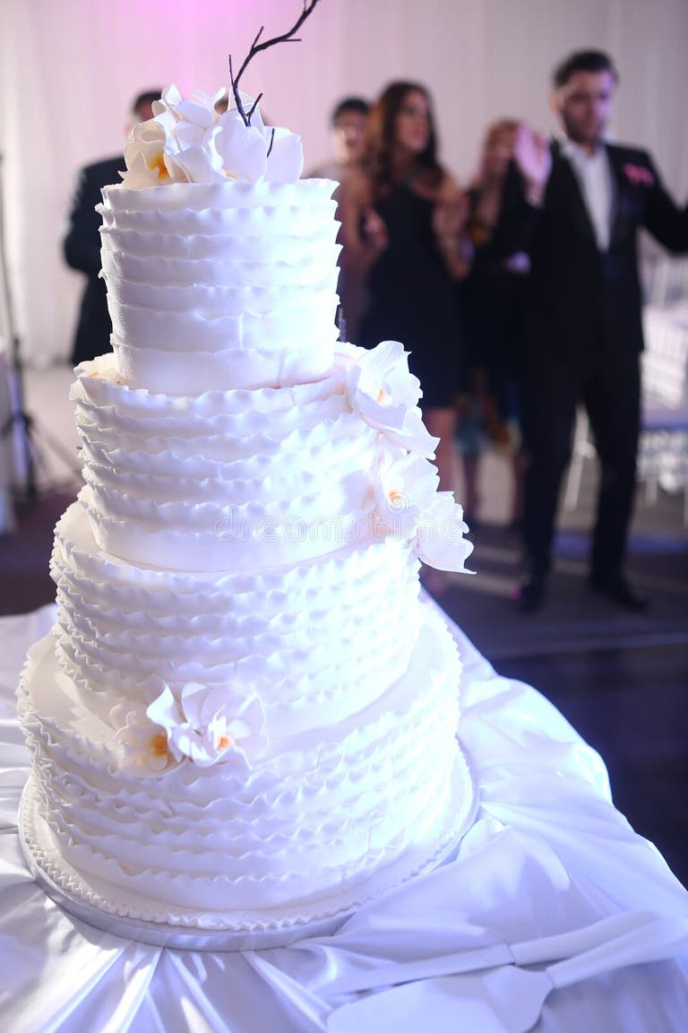1,984 Big Wedding Cake Stock Photos - Free & Royalty-Free Stock Photos ...