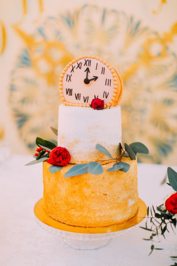 2,118 Clock Cake Stock Photos - Free & Royalty-Free Stock Photos from ...