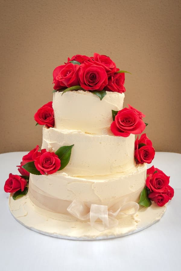 Wedding Cake with Red Roses Stock Image - Image of sewing, icing: 164018973