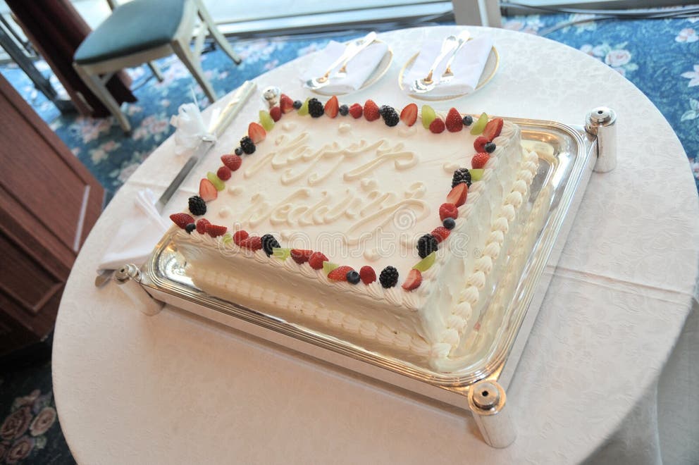 Wedding cake stock image. Image of flower, cake, champagne - 55403157