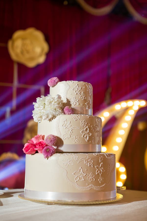 Wedding Cake stock image. Image of bake, food, dream - 45782881