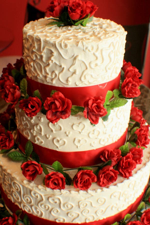2,496 White Wedding Cake Red Roses Stock Photos - Free & Royalty-Free ...