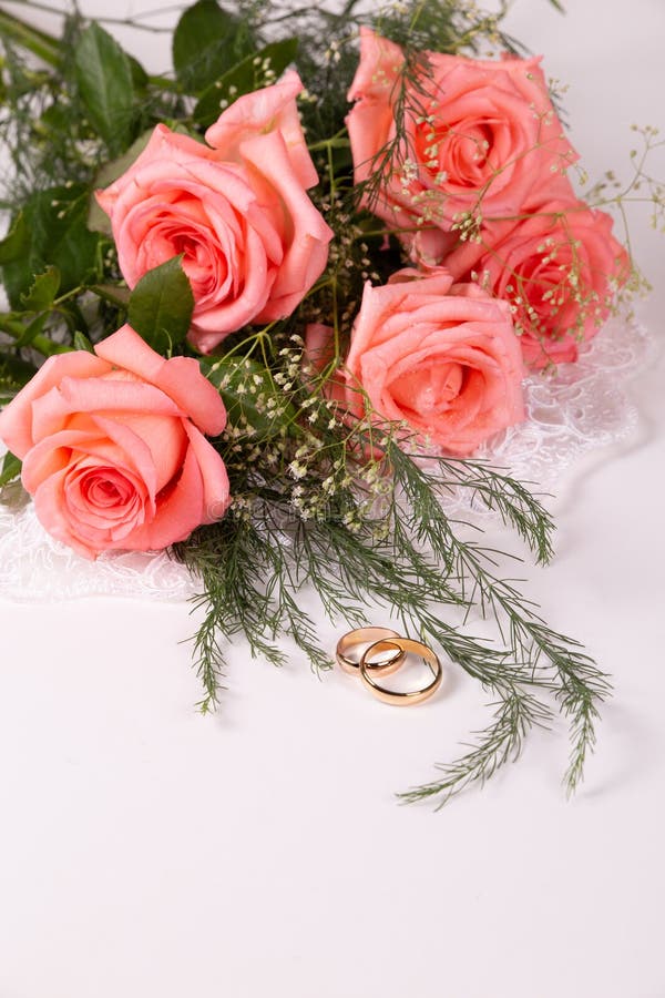 Wedding Conceptith Beautiful Roses and Two Wedding Rings Stock Photo ...