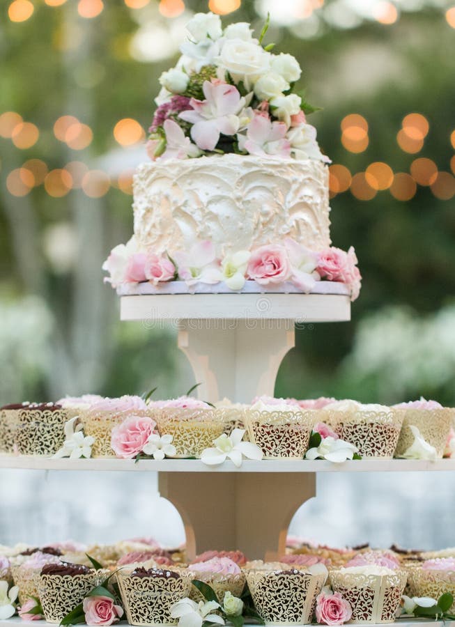 Wedding cupcake cake stock image. Image of design, love - 58924415
