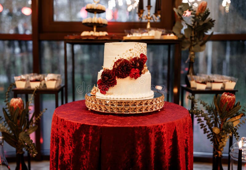 Elegant Wedding Dessert Bar with Wedding Cake Stock Image - Image of ...