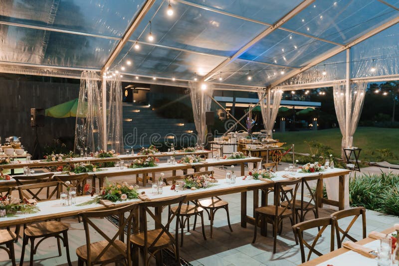 Wedding Reception Night Dinner Setup Table with Beautiful Flower ...