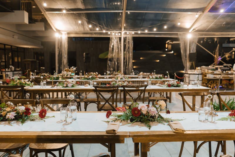 Wedding Reception Night Dinner Setup Table with Beautiful Flower ...
