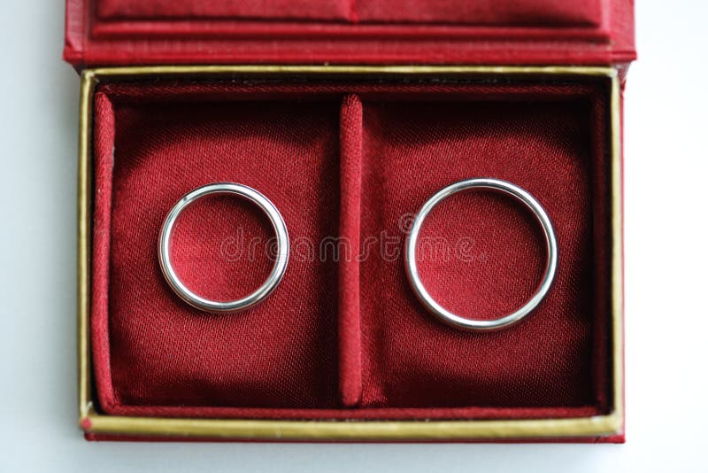 Wedding rings in box stock photo. Image of case, jewelry - 10438866