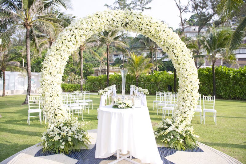 Wedding Set Up in Garden Inside Beach Stock Image - Image of sand, grow ...