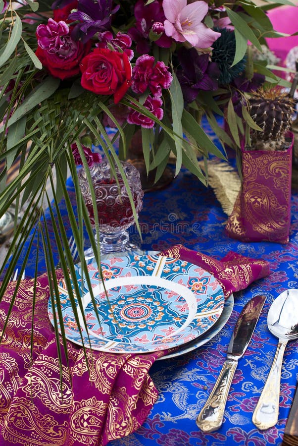 Wedding Table Arrangement in Desert Sand Stock Image - Image of cloth ...
