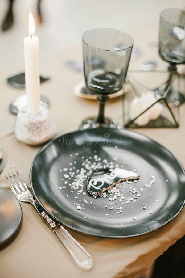 Wedding Tableware with Name Card, Stone Candlestick with Candle, Silver ...