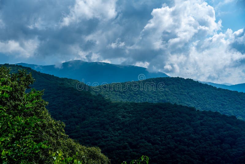 A Weekend Drive on the Parkway Stock Photo - Image of driving, nature ...