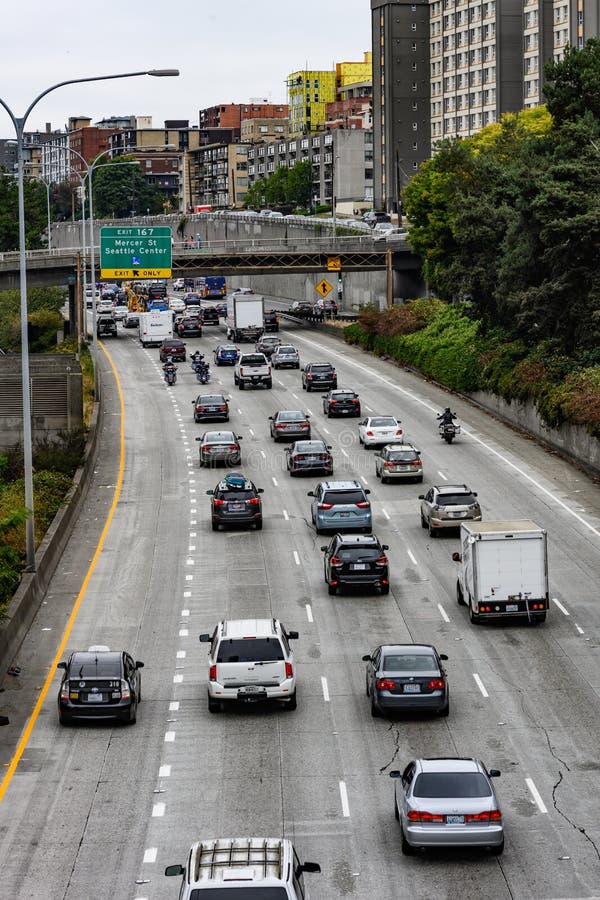 Slow moving traffic on I5 editorial image. Image of cars - 158012630