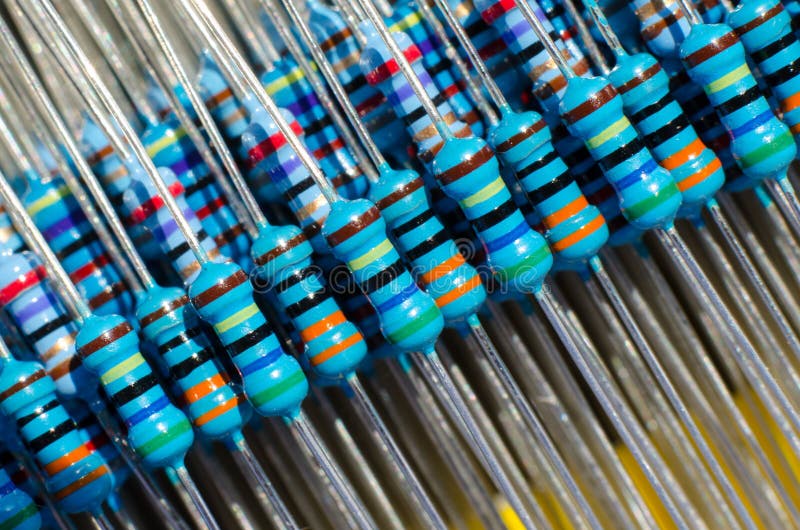 De Hoop Van Blauwe Weerstanden Sluit Omhoog Op Witte Achtergrond Stock ...