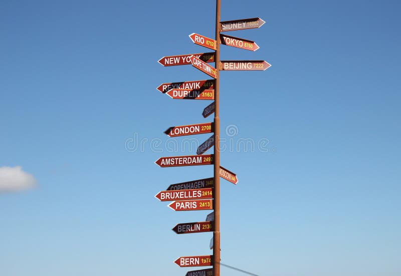 50,763 Wegweiser Fotos - Kostenlose und Royalty-Free Stock-Fotos von ...