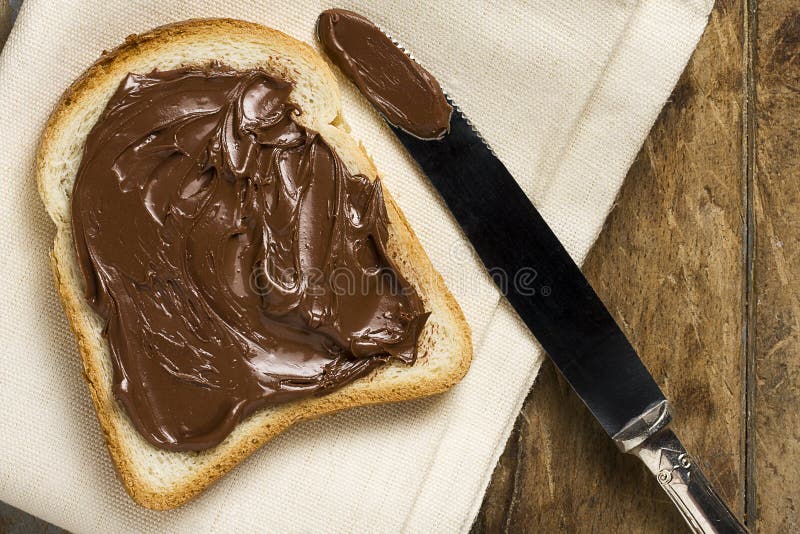 Weißbrot mit Nutella stockfoto. Bild von fett, tabelle - 39108198