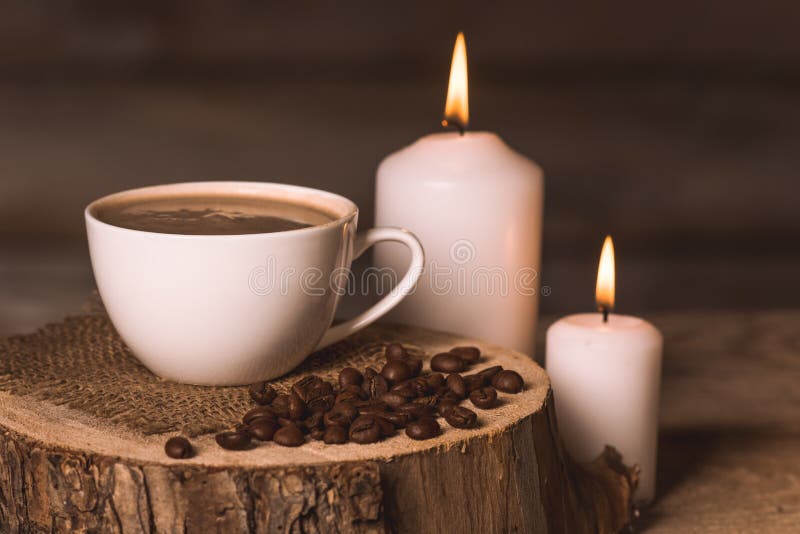 Kaffee und Kerzen stockbild. Bild von eindeutig, hintergrund - 4013923