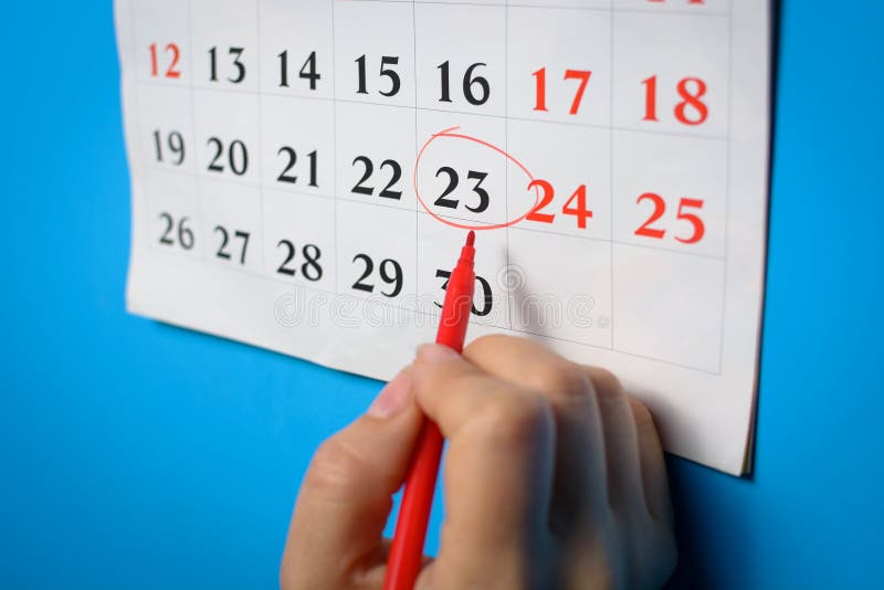 Hand Markiert Datum Des Weiblichen Zyklus Oder Der Ovulation Im ...