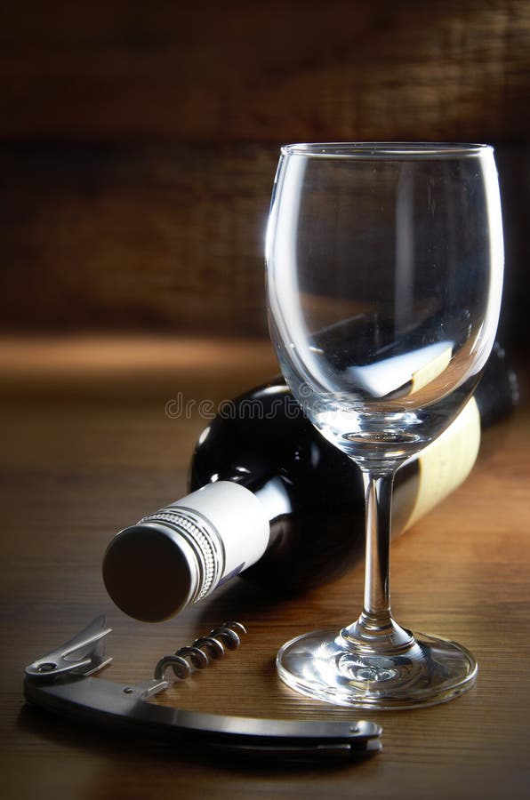 Wein-Glas stockfoto. Bild von weinkellerei, traube, elegant - 22519146