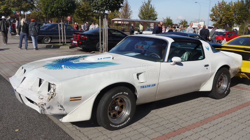 Pontiac- Firebirdtransport Morgens TA 66 Redaktionelles Bild - Bild von ...