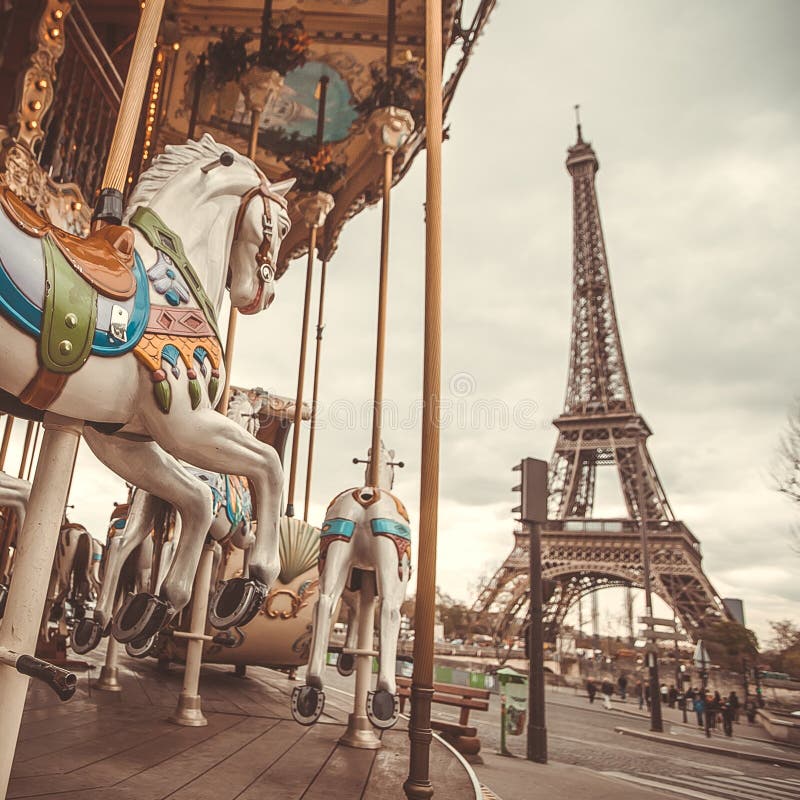 Retro- Karussell in Paris stockbild. Bild von eiffel - 30711129