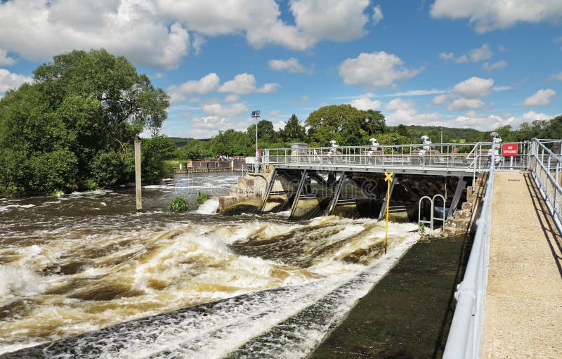 Weir And Sluice Gate On The River Thames Stock Image - Image of bridge ...