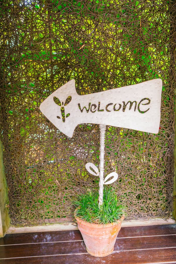 Welcome Sign N Front Hotel Stock Photos - Free & Royalty-Free Stock ...
