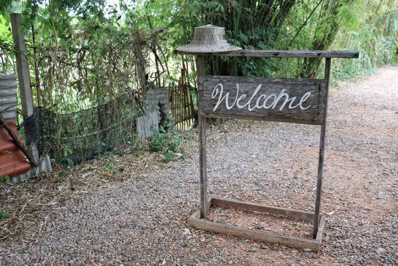 Welcome Sign for Rural Area. Stock Image - Image of park, area: 168673639