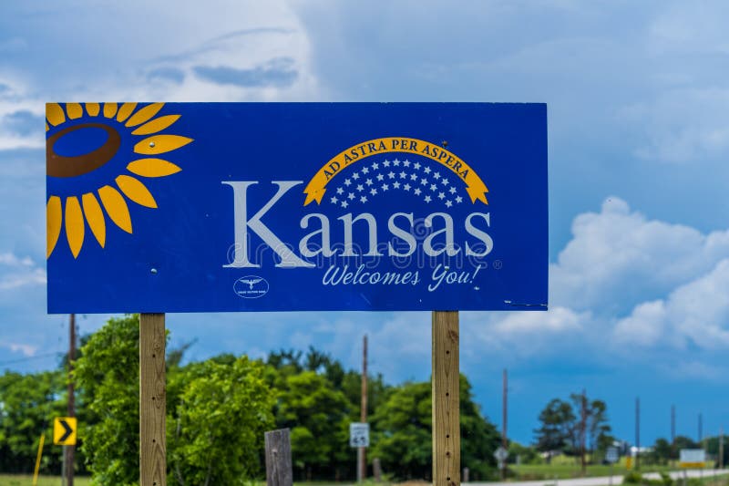 JUNE 2021, KANSAS - USA - Welcome To Kansas - State Line Editorial ...