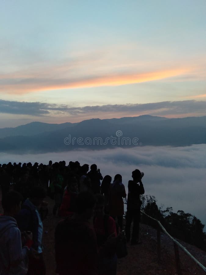 Welcoming the rising sun editorial photography. Image of reflection ...