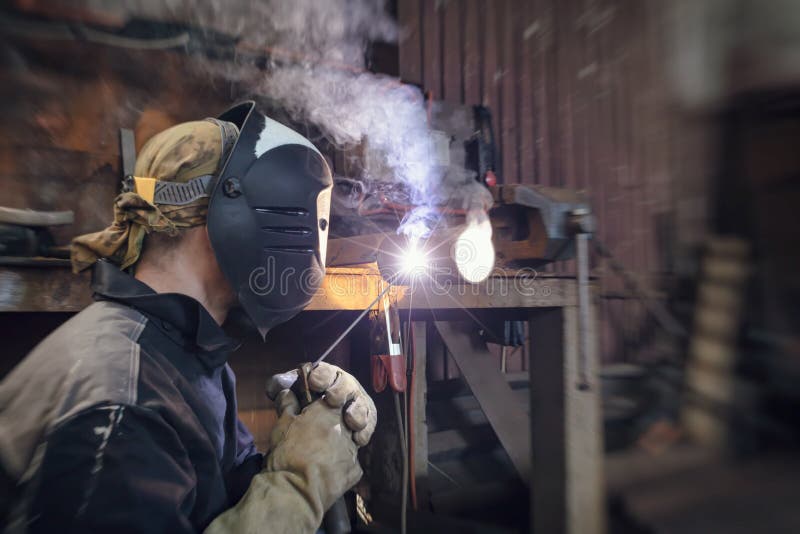 Welder Brews a Control Sample from Small Diameter Pipes To Confirm His ...